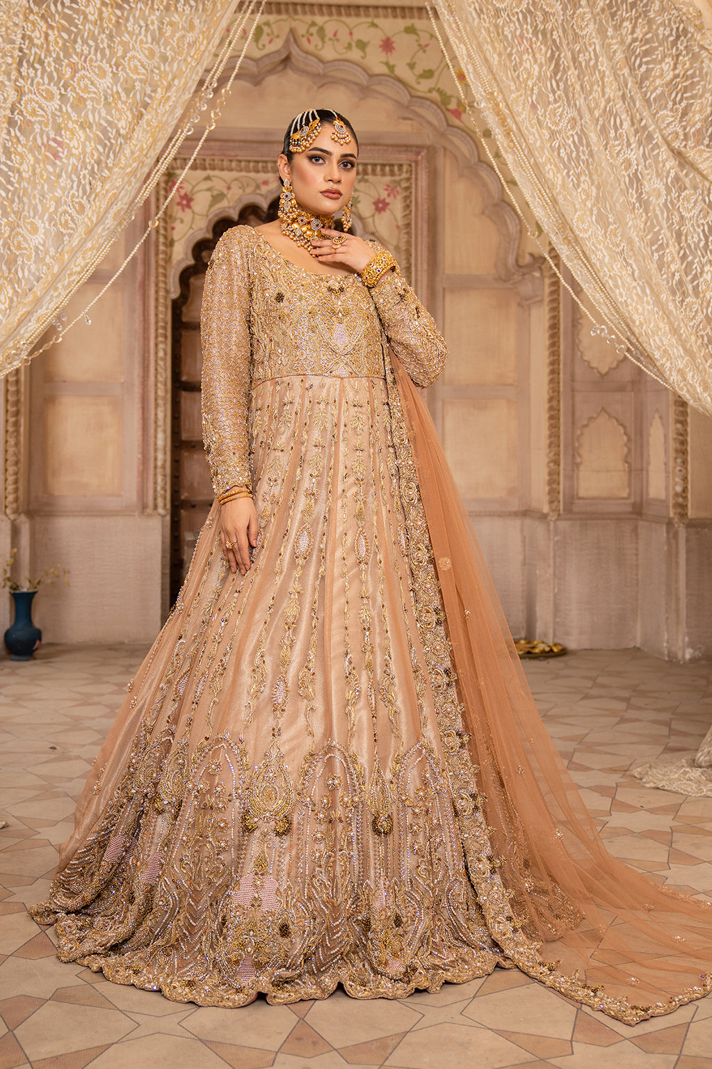 LEU-AWW-01 – Lebas-E-Uroos